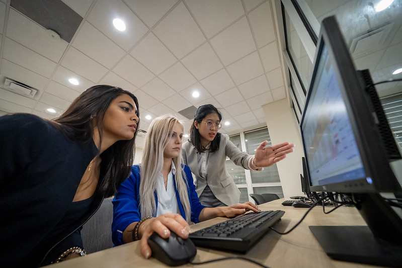 5 Reasons to join Bobcat Connect - St. Thomas University News