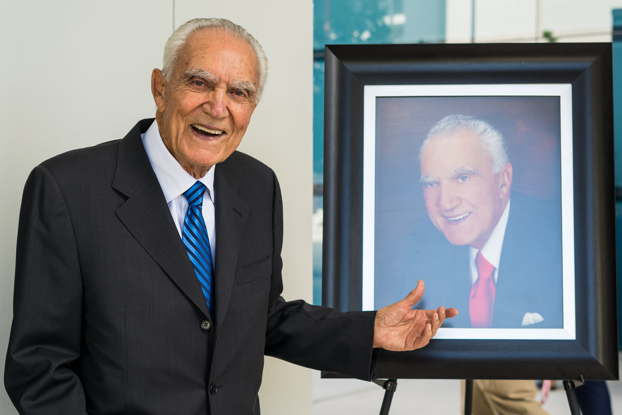 Gus Machado’s bio inspires STU students to live the ‘American Dream’ - St. Thomas University